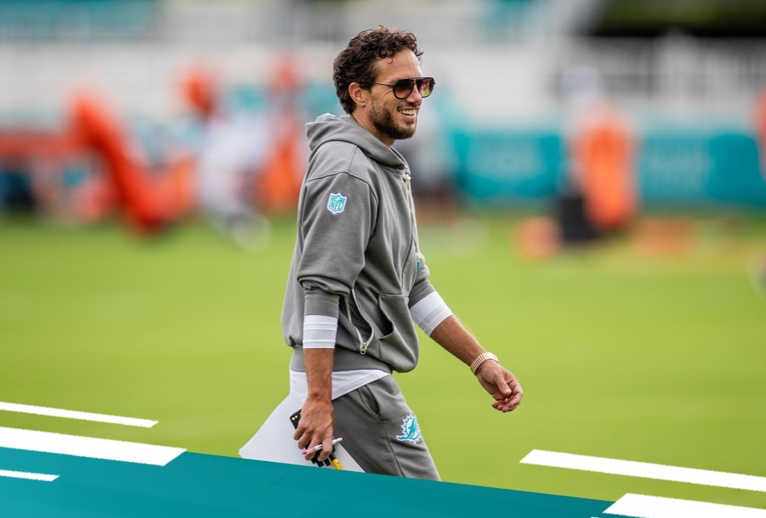 Dolphins Take On Texans In Pivotal Road Contest - Lemon City Live